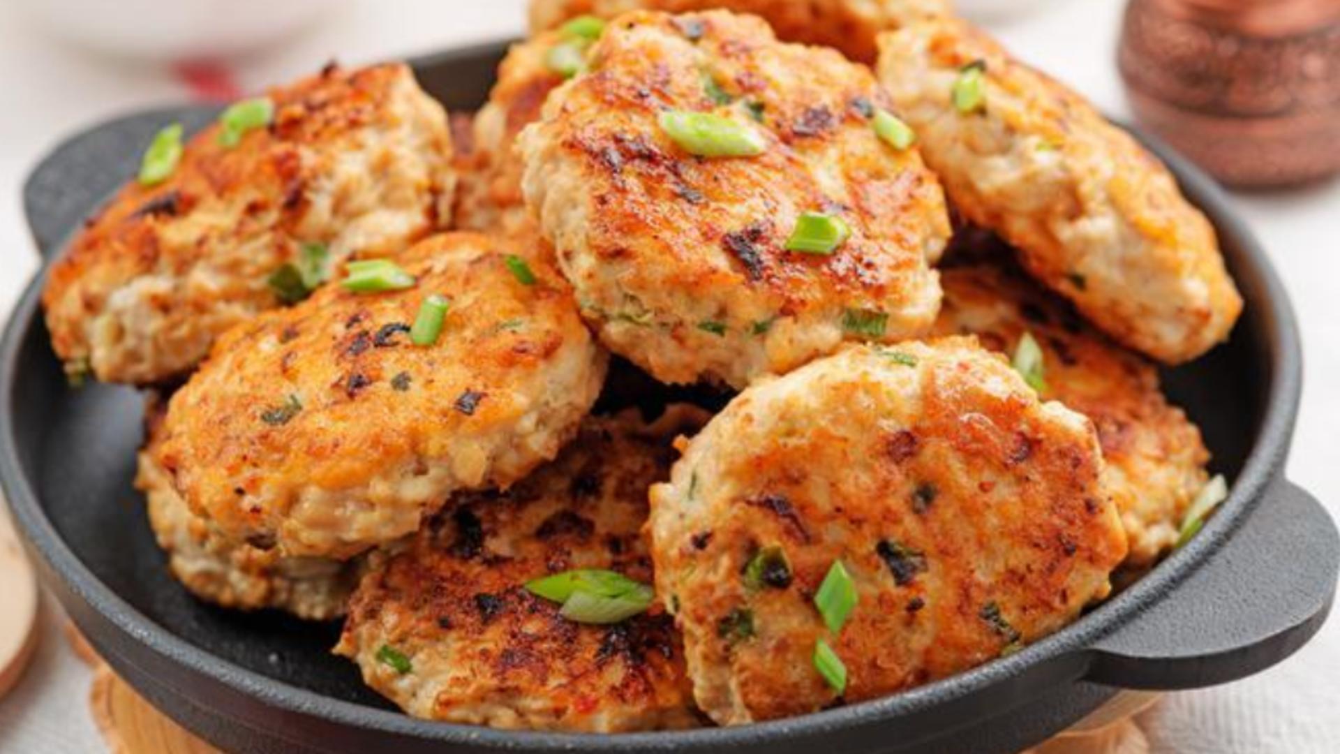 Chiftele de pui, fără pâine, făină sau pesmet: Se prepară în 20 de ...