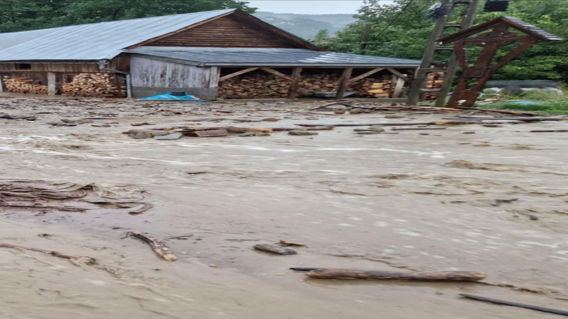 ALERTĂ hidrologică! Cod galben de inundații pe râuri din trei județe ...