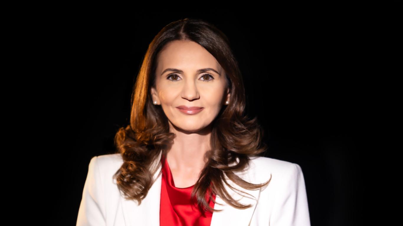 Anca Alexandrescu, prima reacție după sondajul-șoc: Să te poți uita în ...